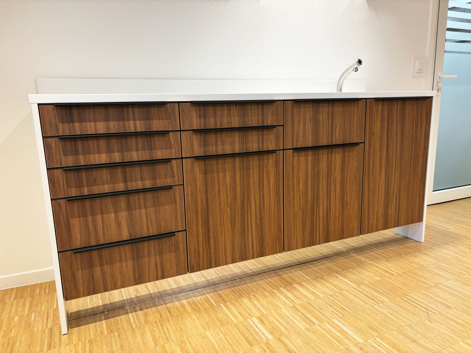Mobilier médical : quand les matériaux subliment l’esthétique et ...